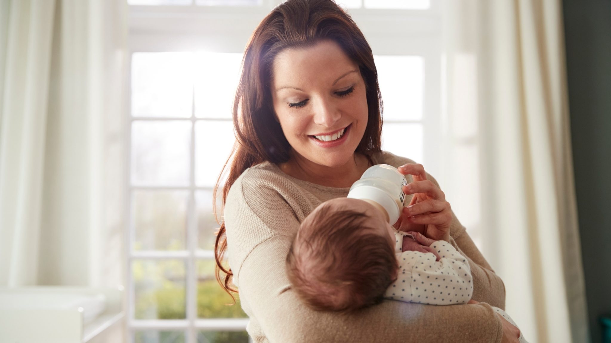 Breast Milk vs Formula. What's Better? - Maternal Instincts